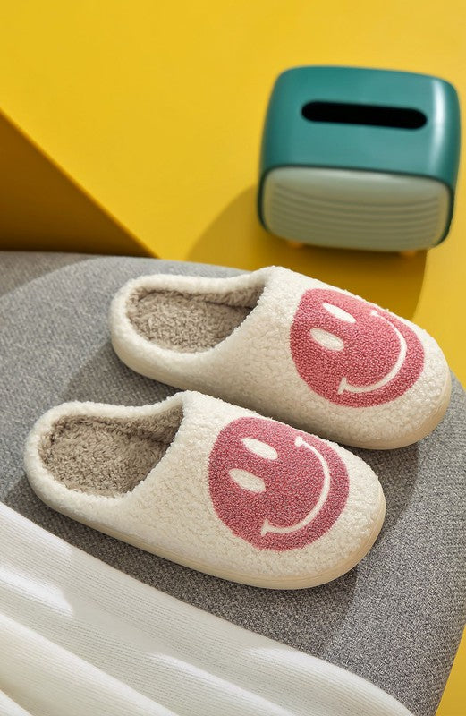 Smiley Face Sherpa Slippers – Style Trolley